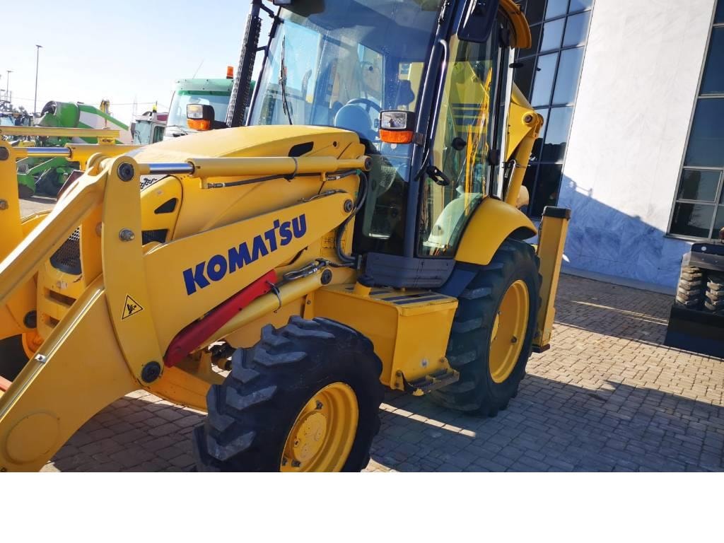 Buldoexcavator Komatsu WB 93 R de vanzare 243055 UTILBEN