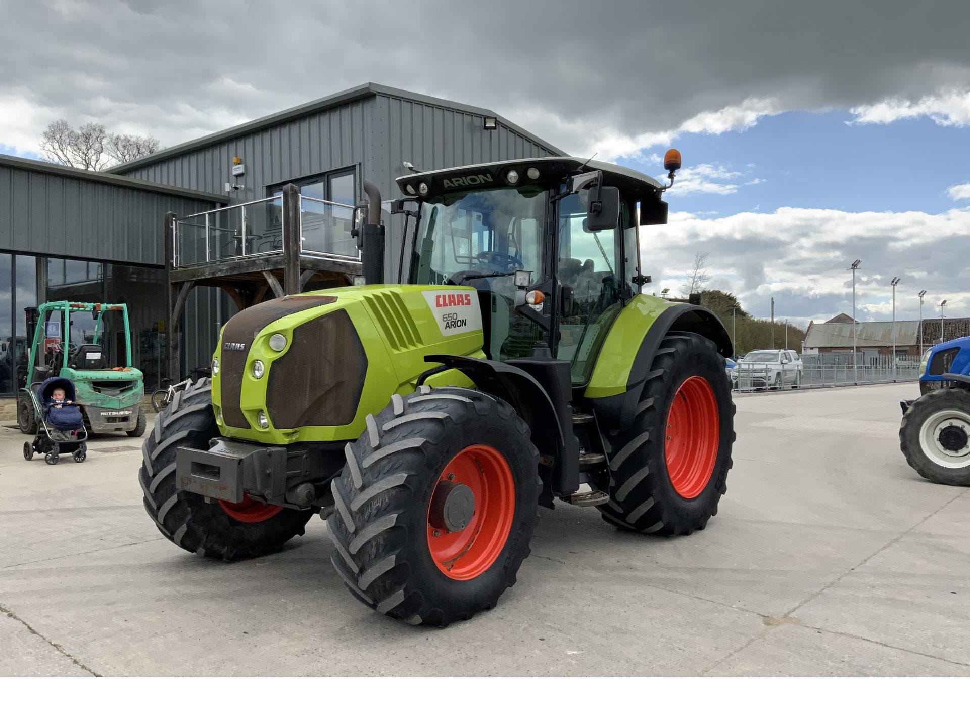 Tractor Claas 650 arion de vanzare 381035 UTILBEN