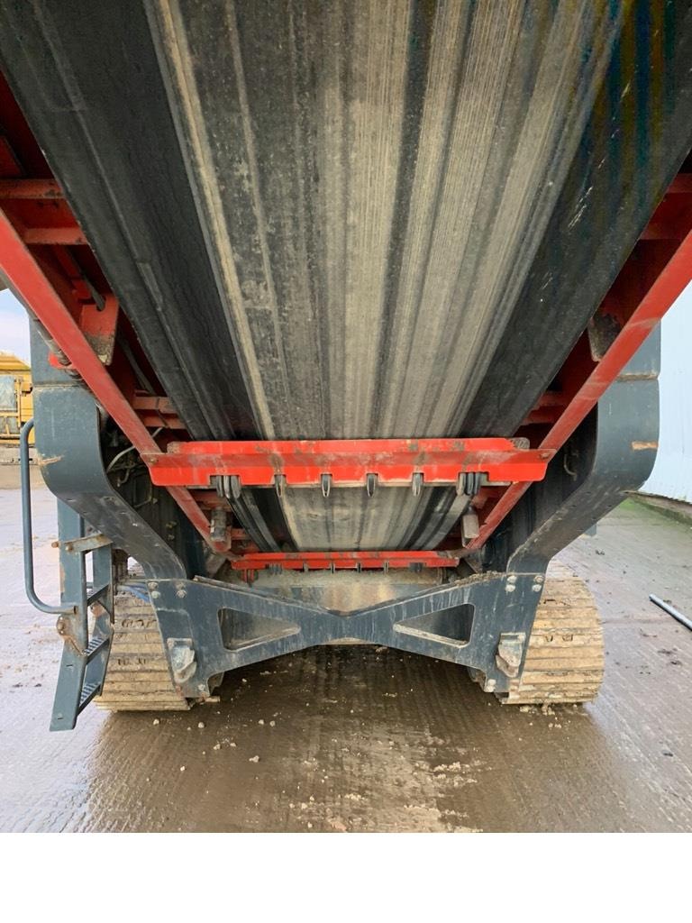 Concasor Mobile Sandvik QH331 de vanzare 306926 UTILBEN