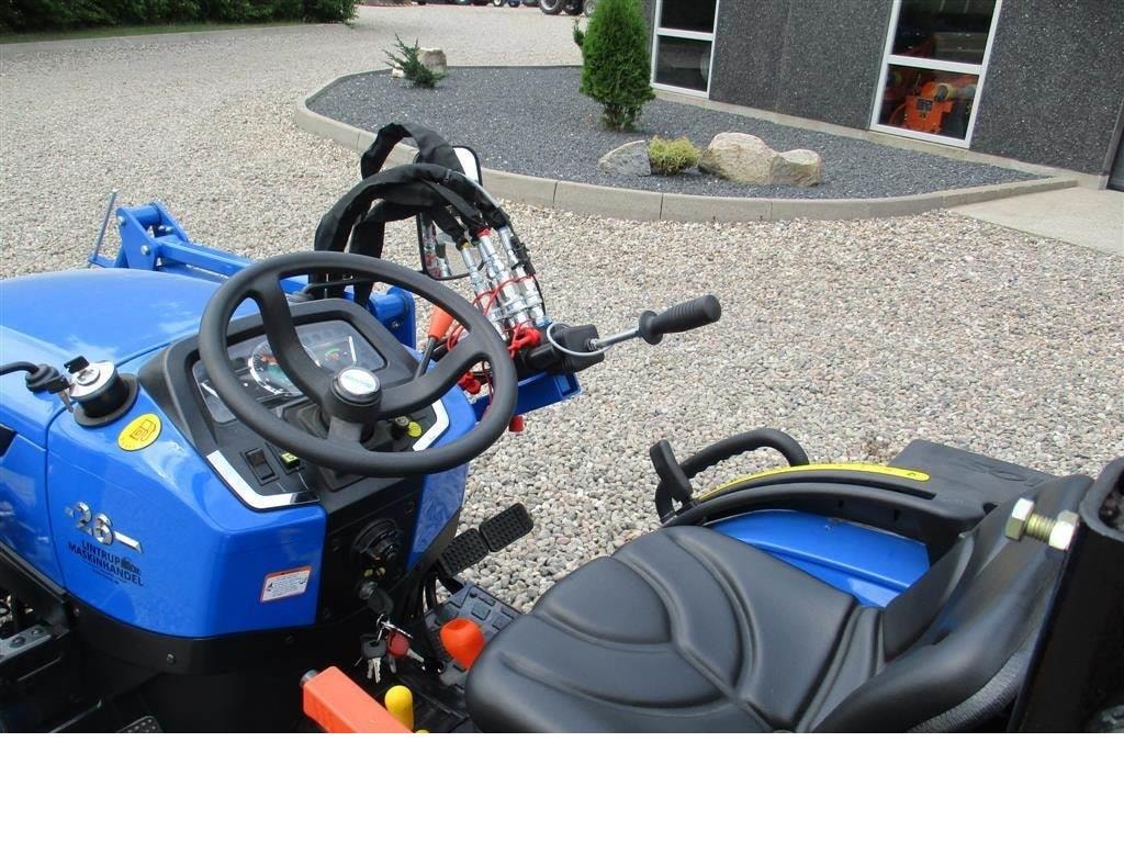 Tractor Mic Solis 26 Facelift model og fuldhydraulisk frontlæsser de ...