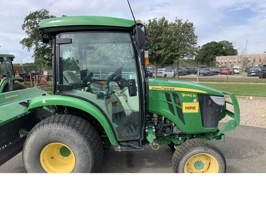 Tractor Mic John Deere 3045R de vanzare 357770 UTILBEN