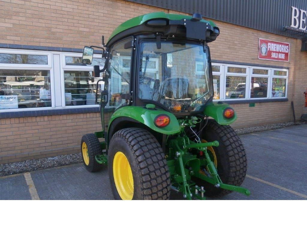 Tractor Mic John Deere 3045R de vanzare 301687 UTILBEN