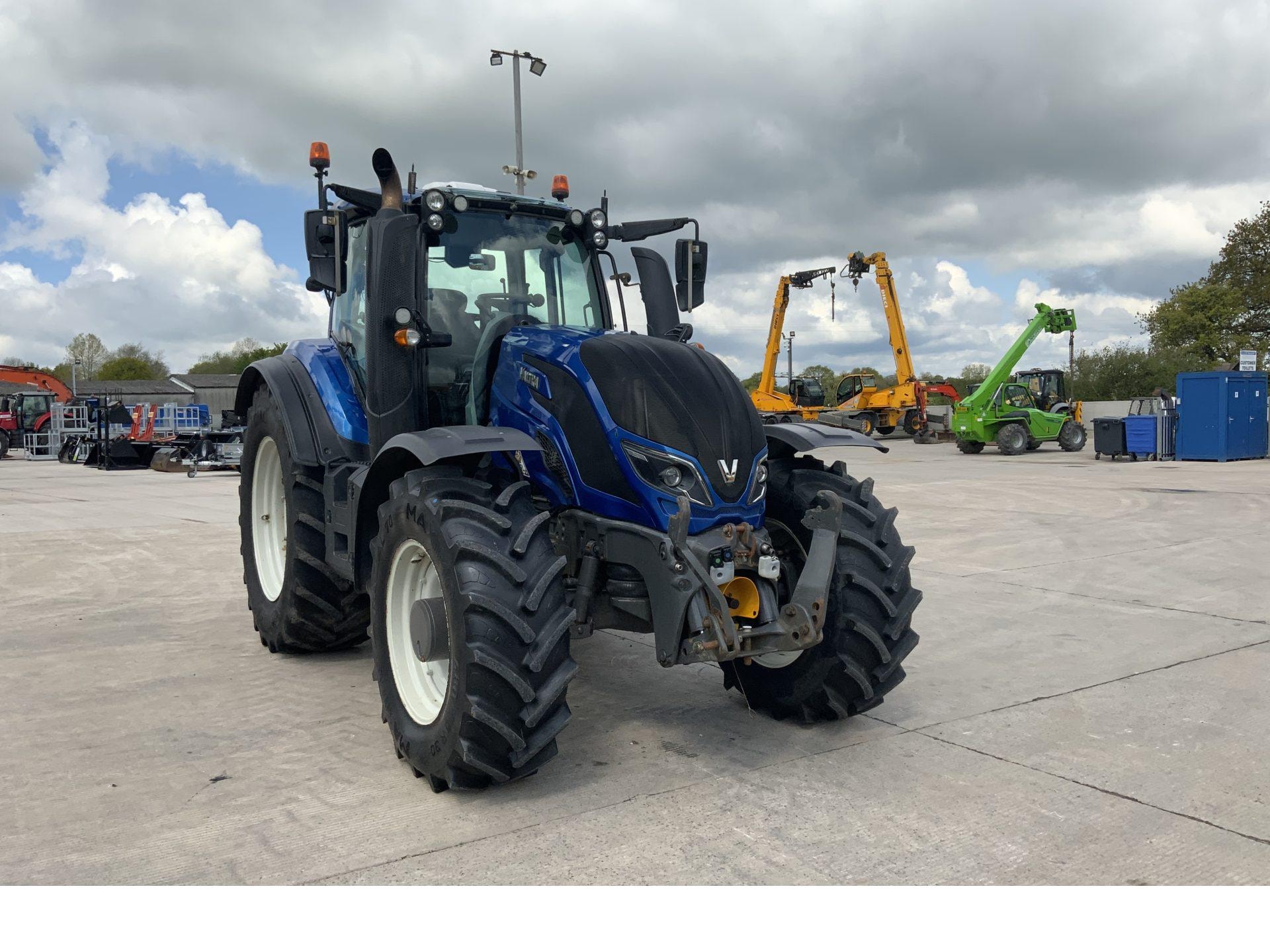 Piese Tractor Valtra t234 direct twin track reverse drive de vanzare ...