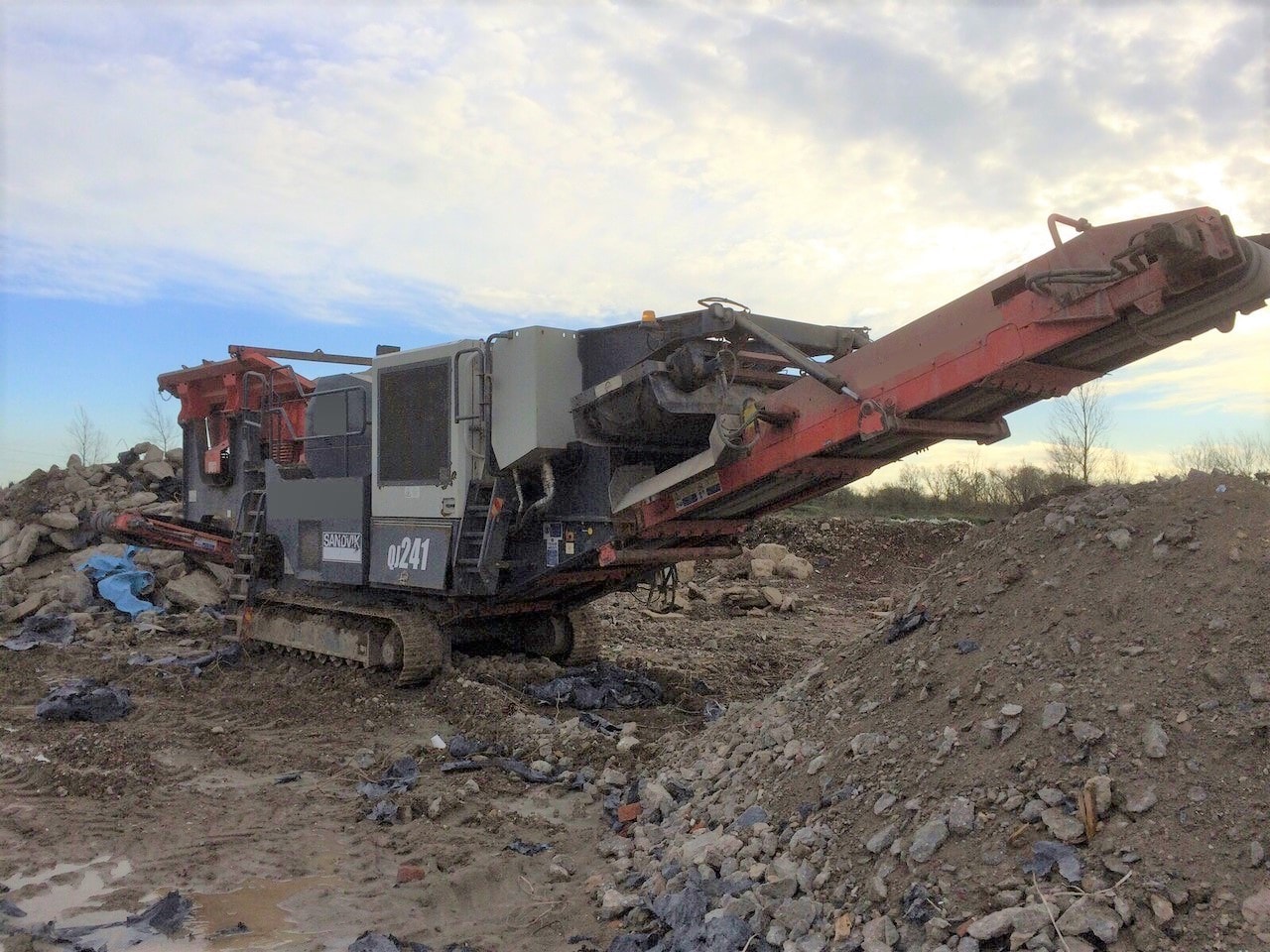 Concasor cu Falci Sandvik QJ241 de vanzare 257018 UTILBEN