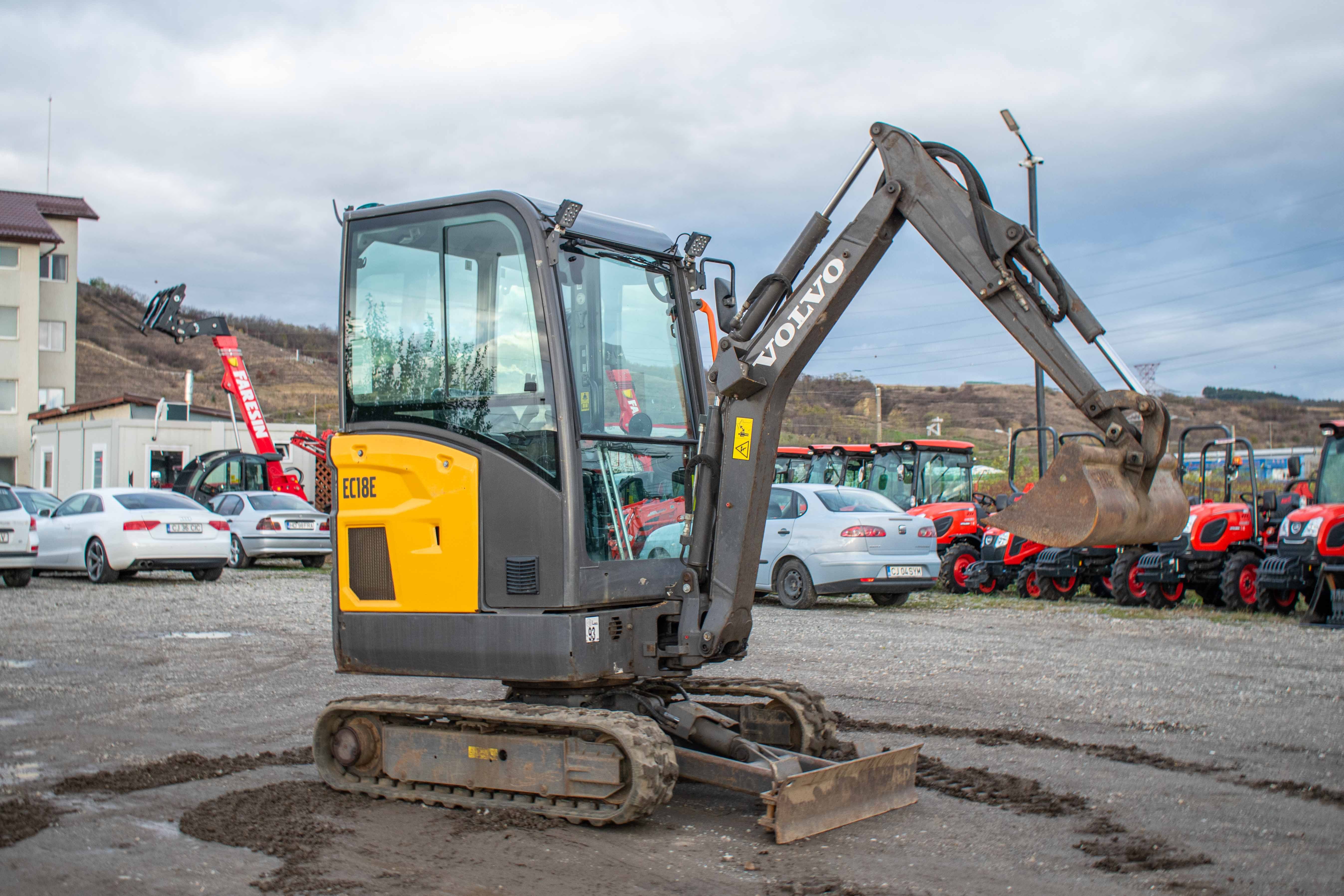 Miniexcavator Volvo EC18 de vanzare 463283 UTILBEN
