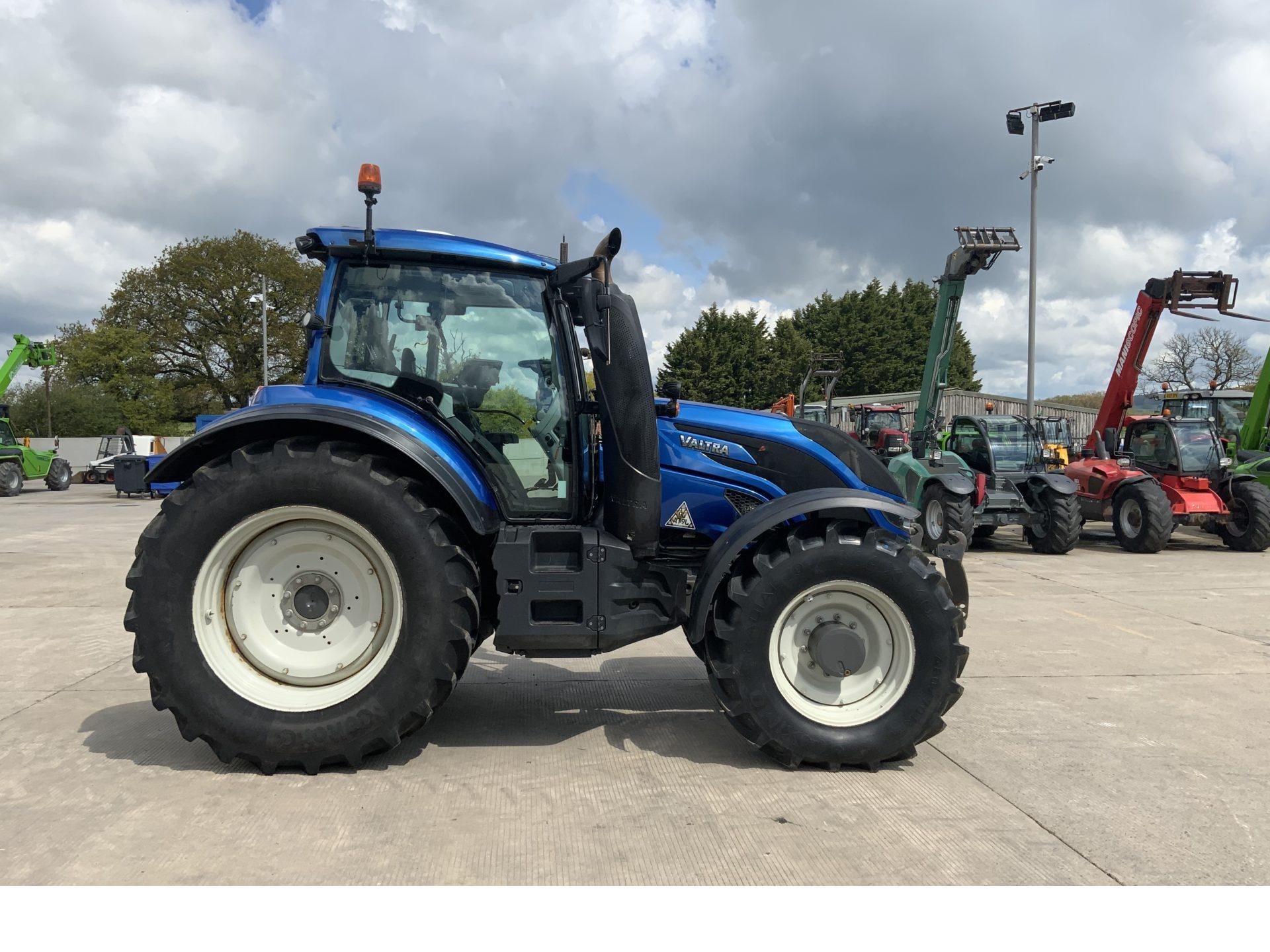 Piese Tractor Valtra t234 direct twin track reverse drive de vanzare ...