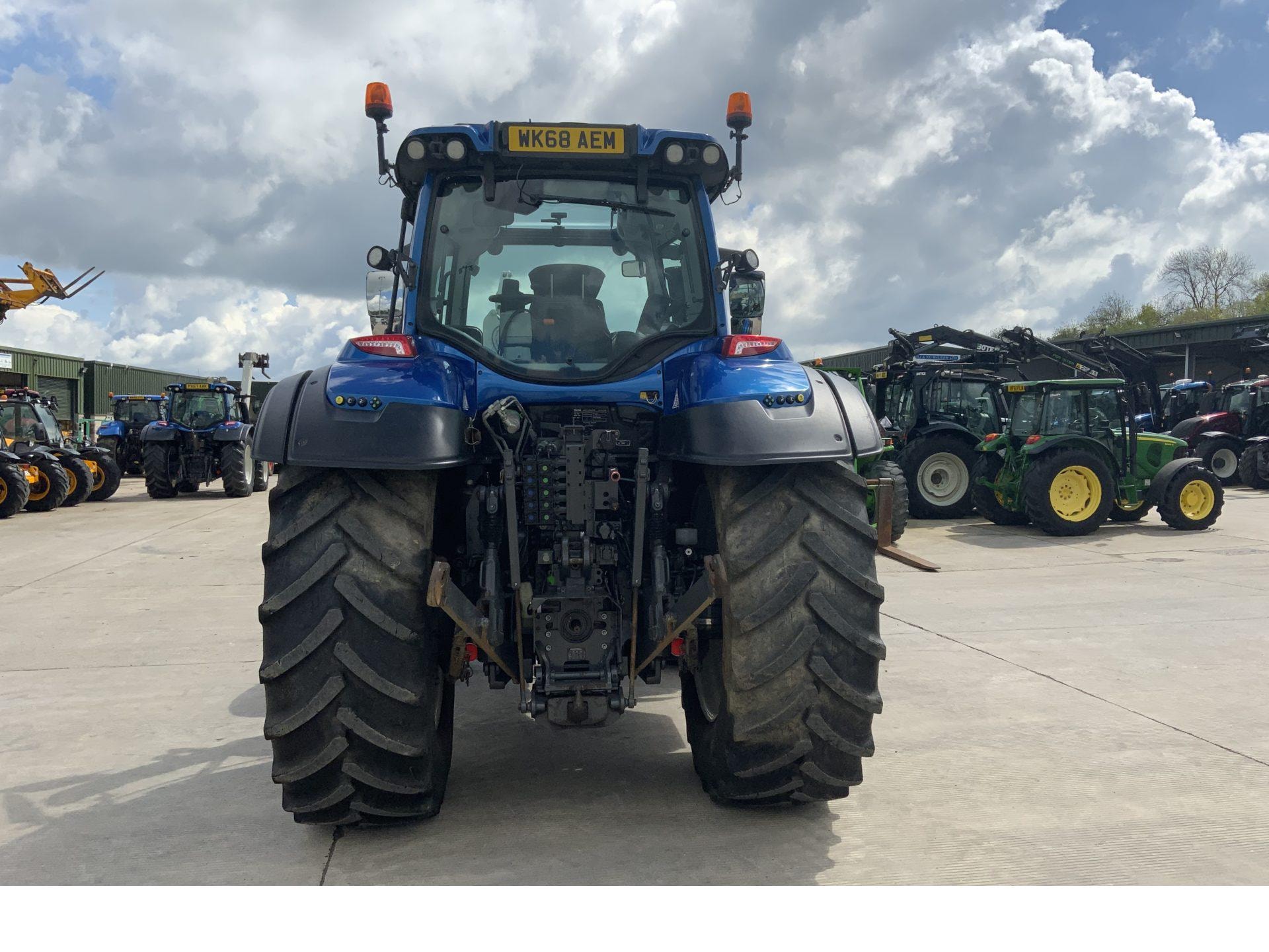 Piese Tractor Valtra t234 direct twin track reverse drive de vanzare ...