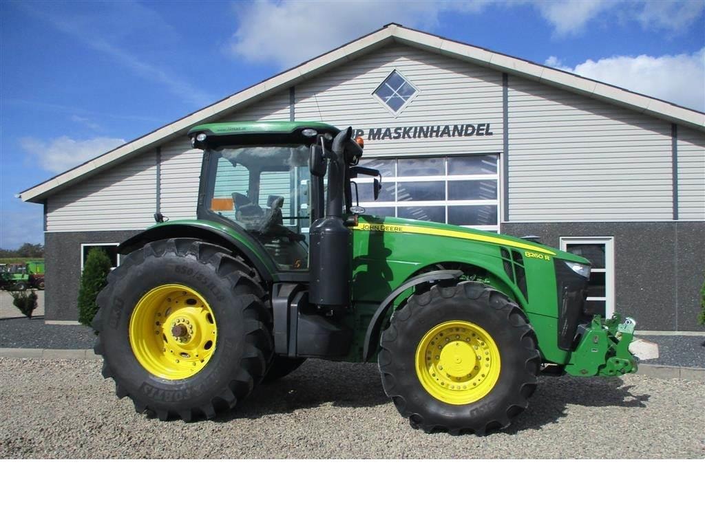 Tractor John Deere 8260 R de vanzare 229257 UTILBEN