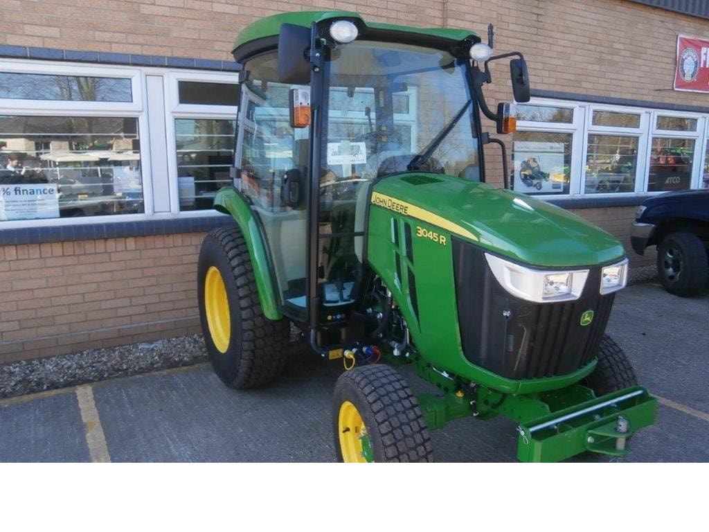 Tractor Mic John Deere 3045R de vanzare 301687 UTILBEN