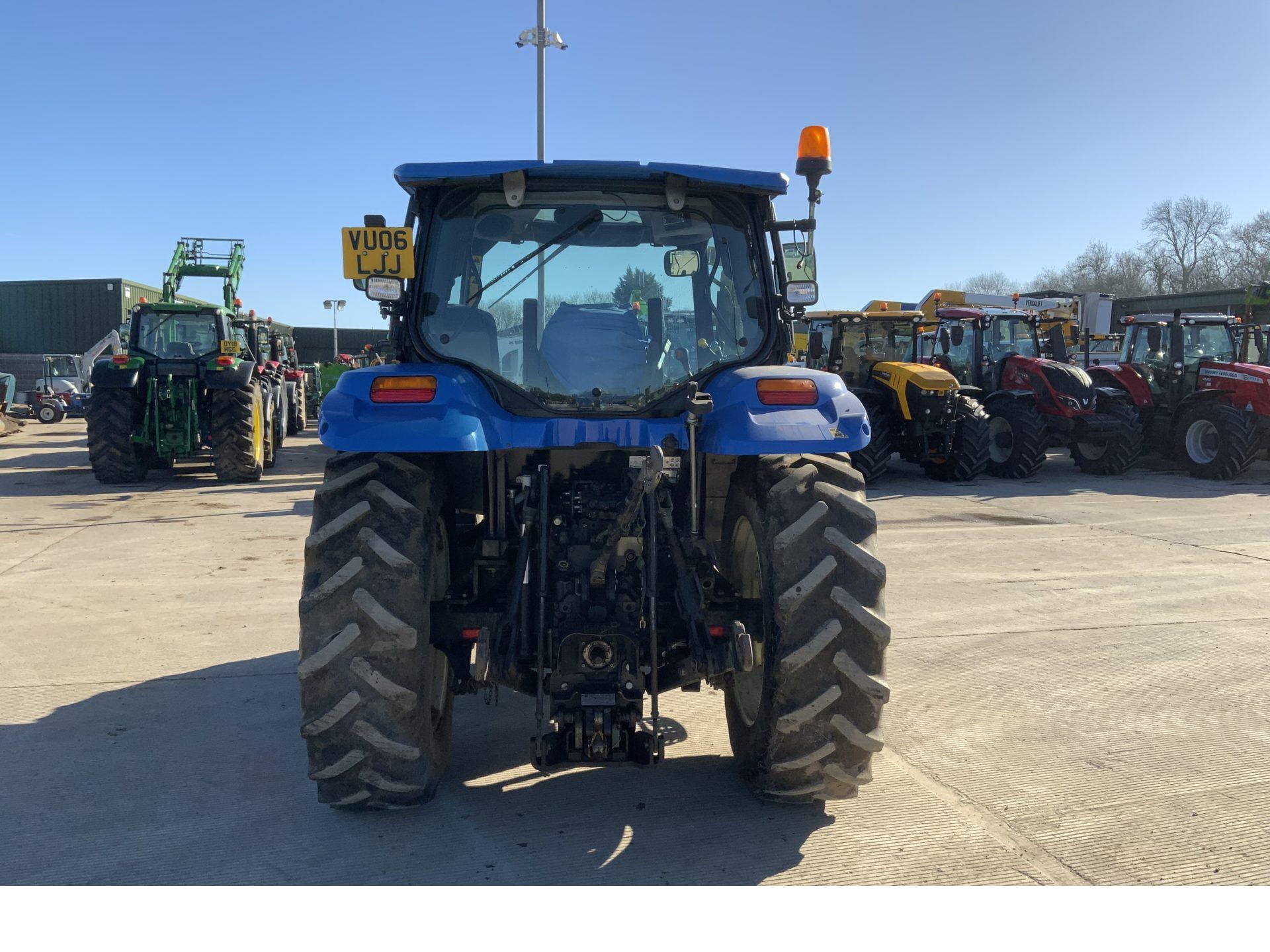 Specificatii Tractor New Holland ts100a de vanzare 376079 UTILBEN