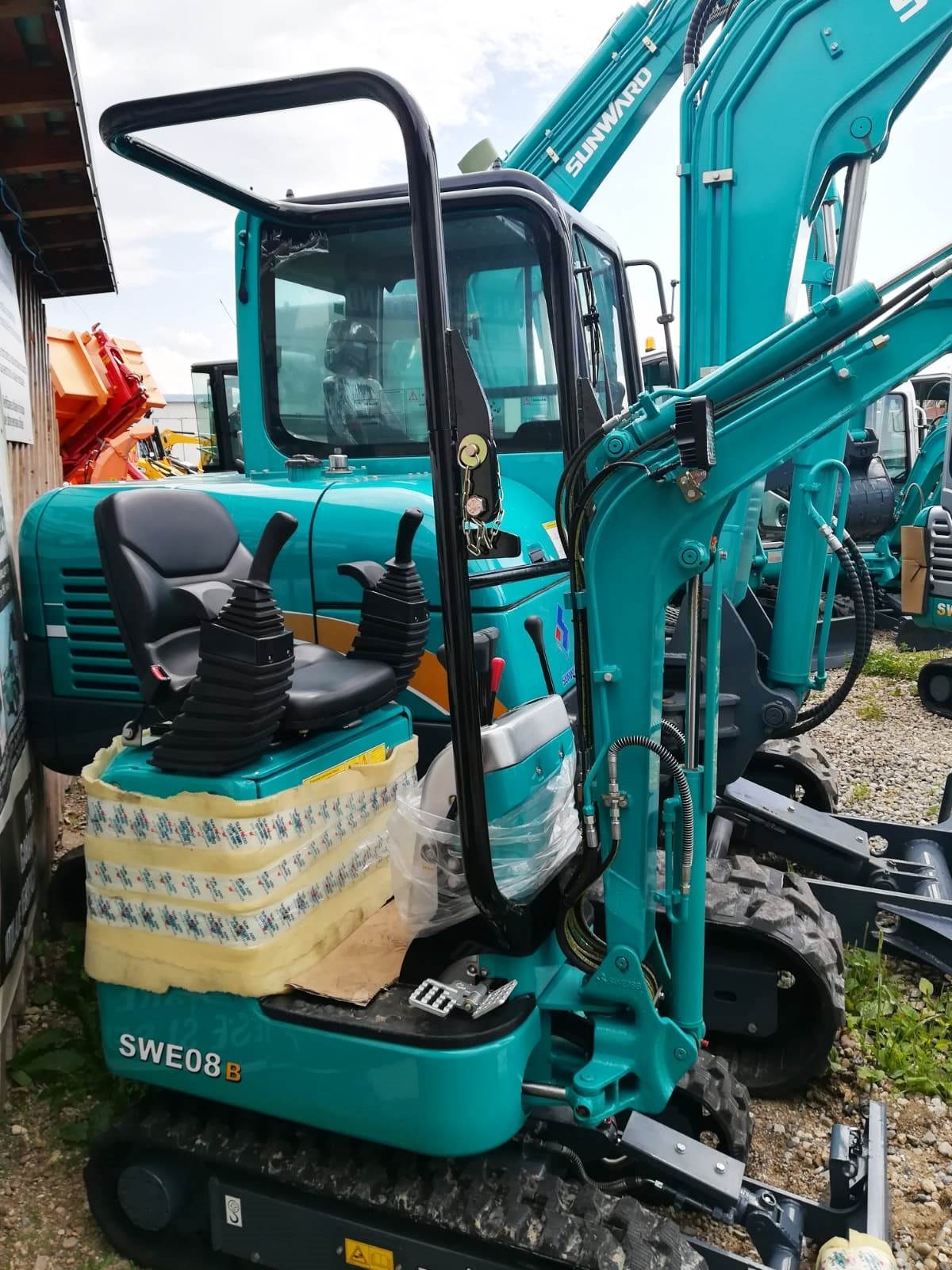 Miniexcavator Nou Sunward SWE 08B de vanzare - UTILBEN
