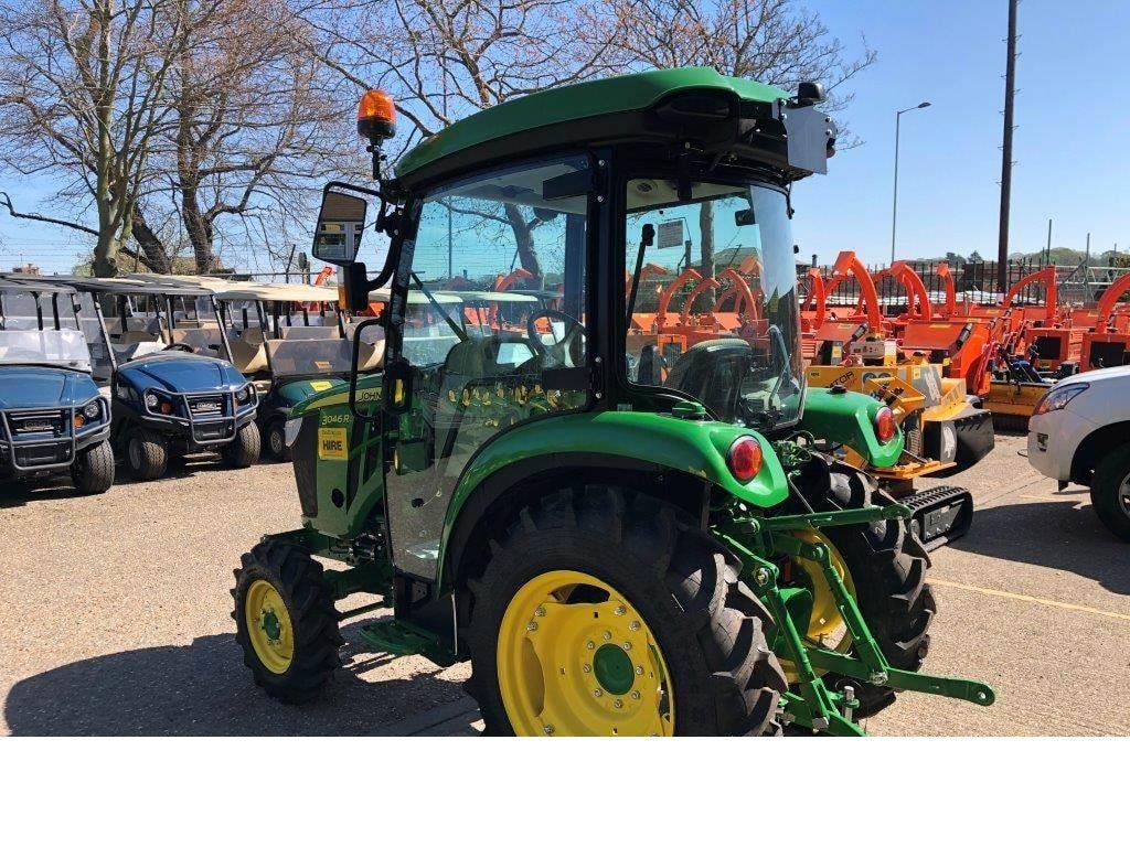 Tractor Mic John Deere 3046R de vanzare 374794 UTILBEN