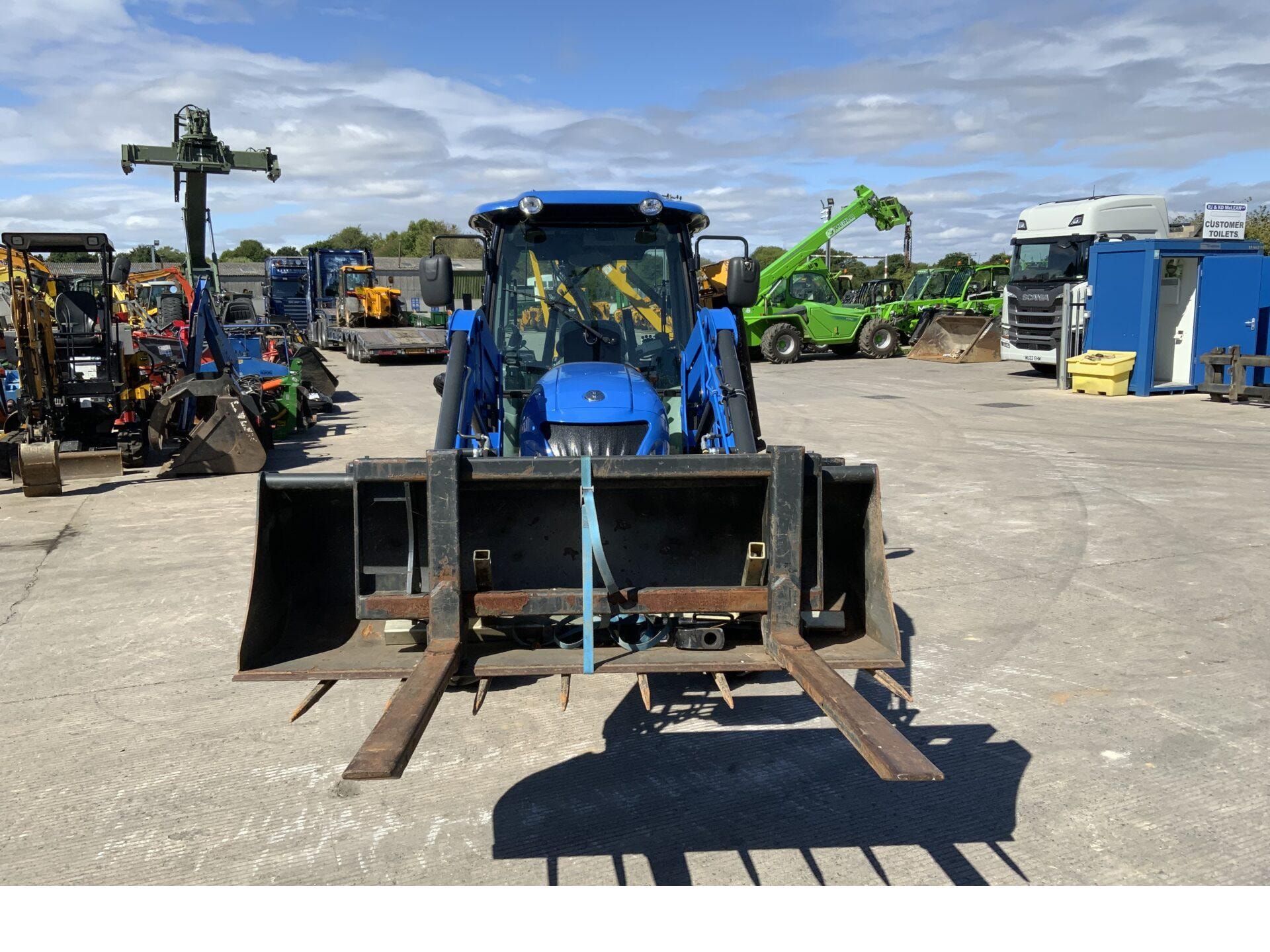 Tractor Mic New Holland boomer 50 de vanzare 424172 UTILBEN