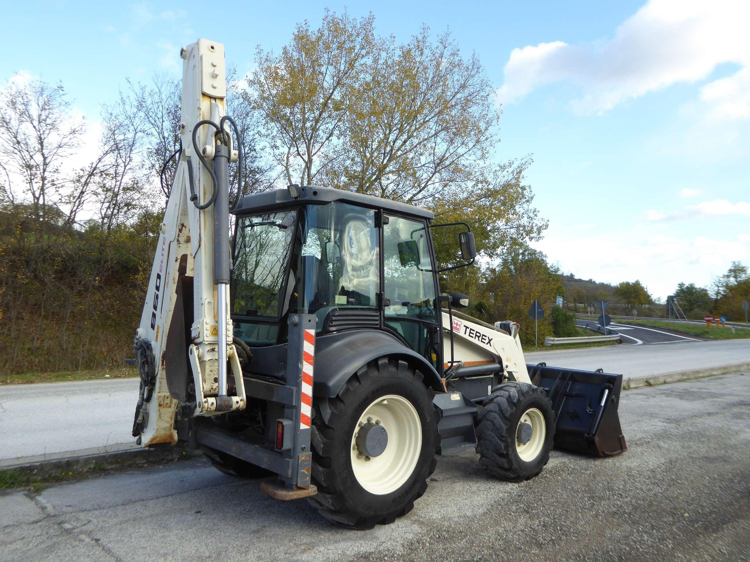 Buldoexcavator Terex Fermec 860 Elite de vanzare 401796 UTILBEN