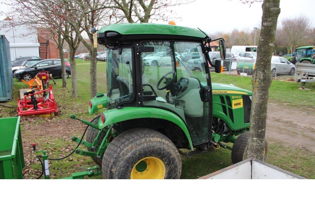 Specificatii Tractor Mic John Deere 3045R de vanzare 239501 UTILBEN