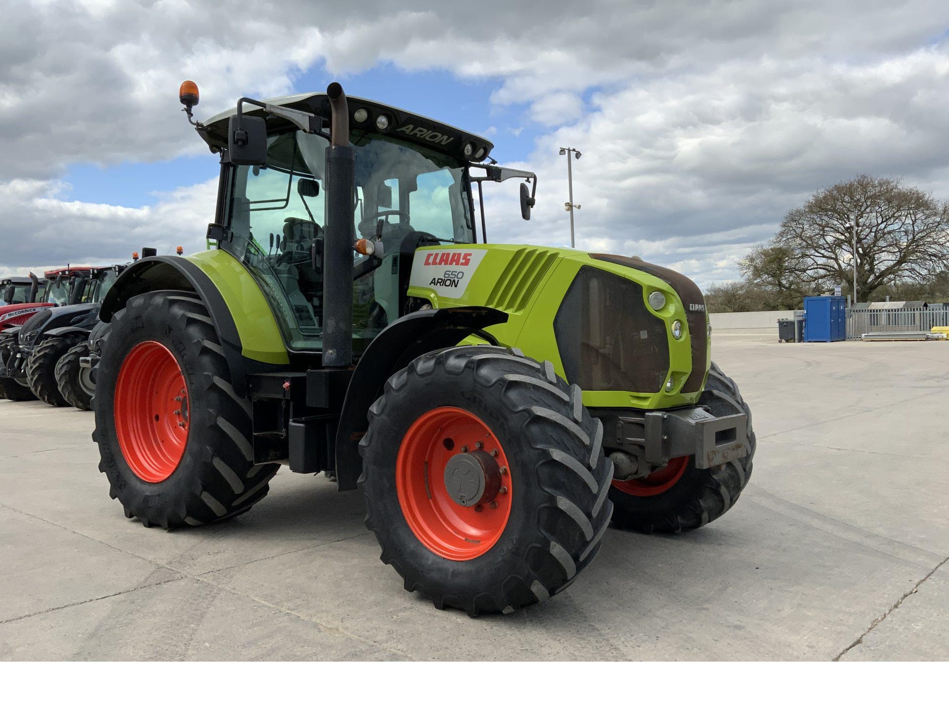 Tractor Claas 650 arion de vanzare 381035 UTILBEN